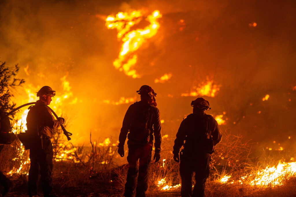 Novos grandes incêndios na região de Los Angeles devem ser agravados ...