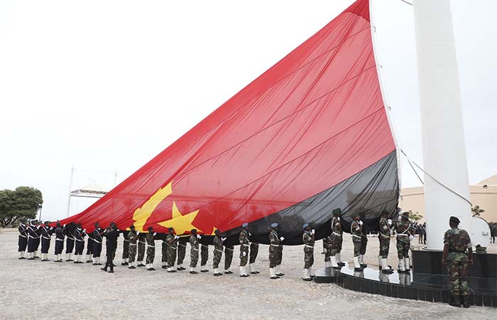 Angola: 50 anos de Independência e as grandes marcas da diplomacia ...